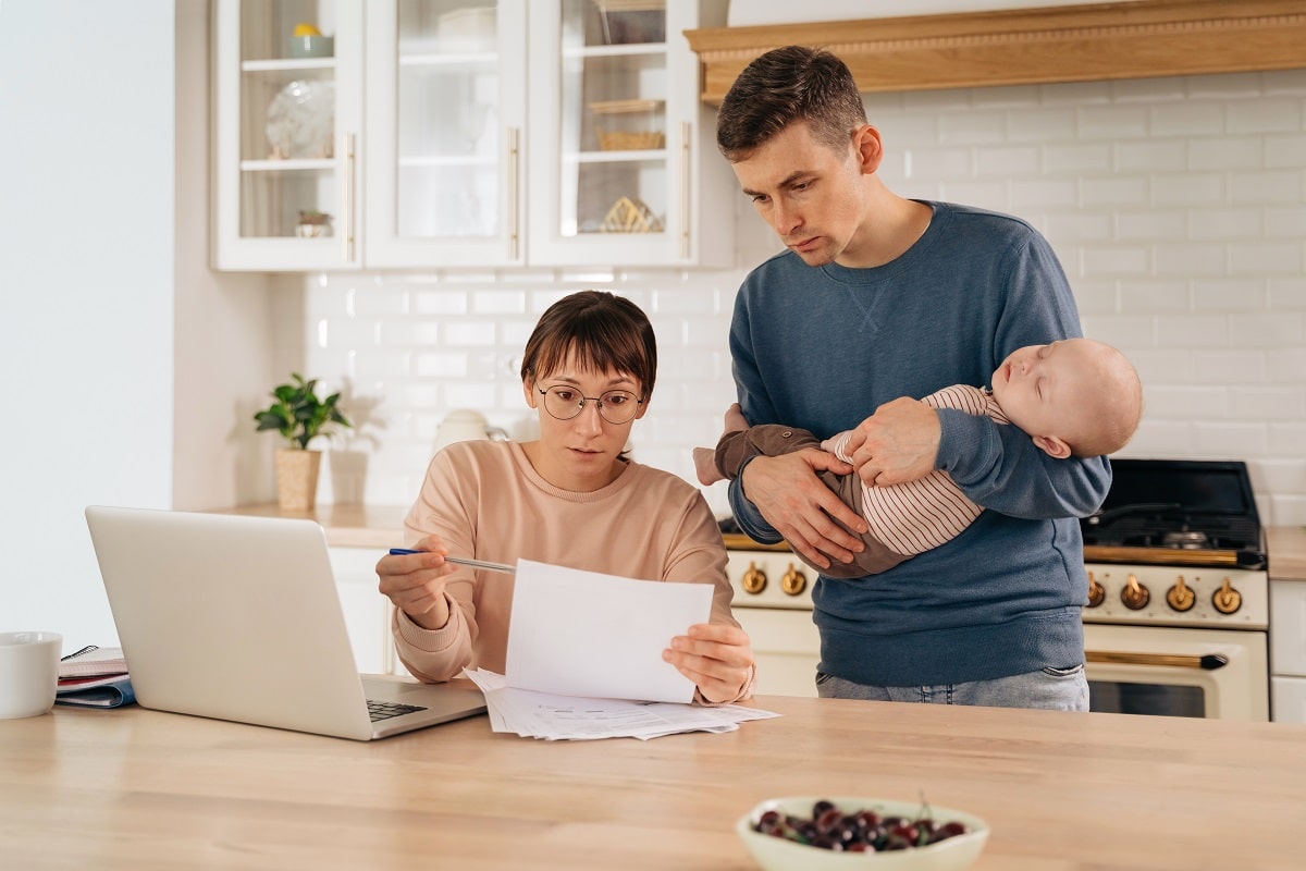 Almost half of employers support extending statutory paternity leave ...