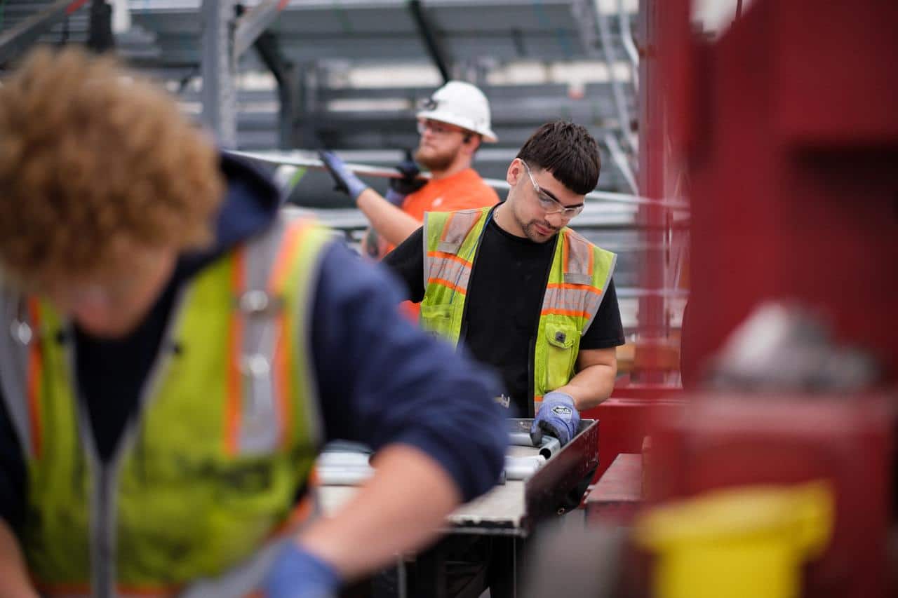Four in five UK frontline workers say health and safety leaders can ...
