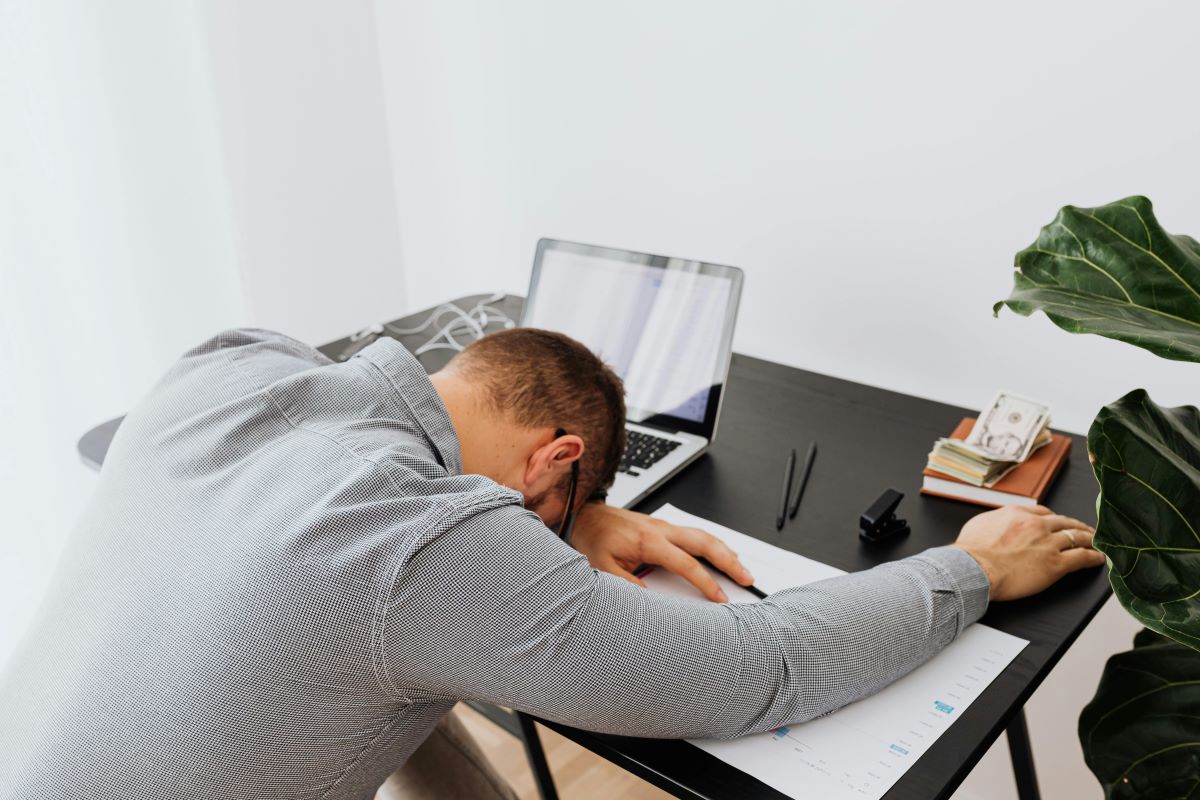 61% of UK Office Workers See Productivity Slump Due to Hotter Summers ...